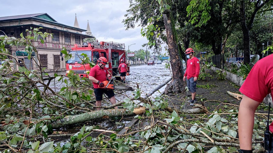 Typhoon Rai Displaces Thousands Ahead of Holiday