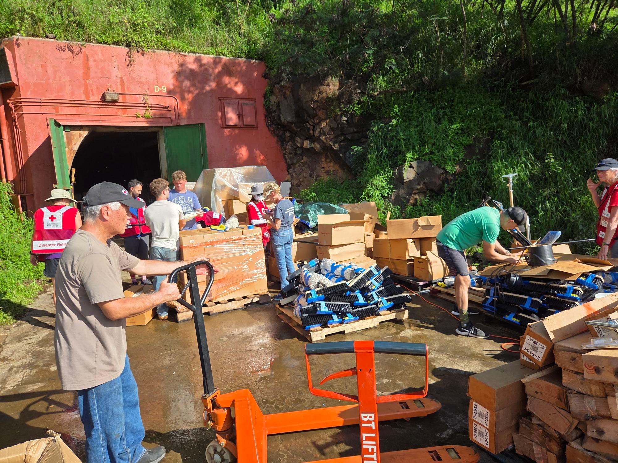 Red Cross Helping as People in Hawaii Begin Cleaning Up After the Flooding