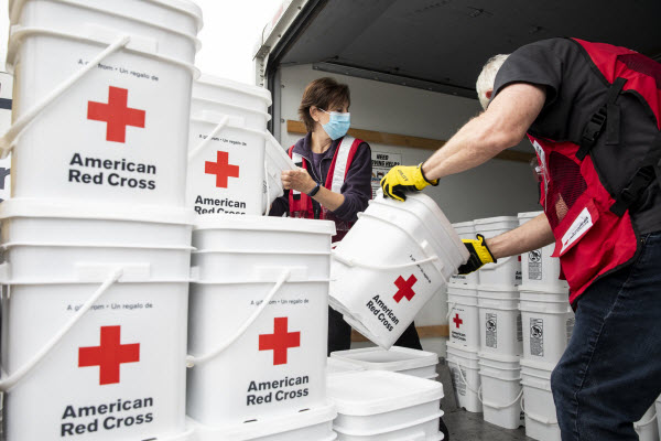 CBS Chicago Cares Day of Giving | Red Cross of Illinois