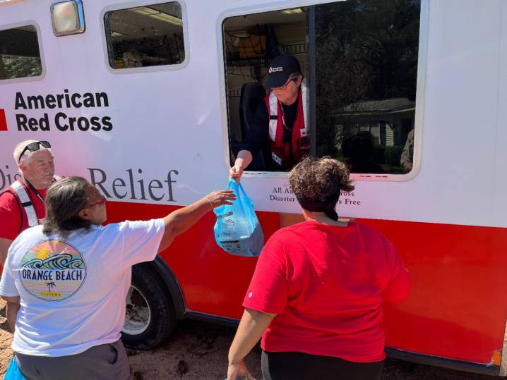 2017 in Review: Red Cross Delivers More Food, Relief Items and Shelter ...