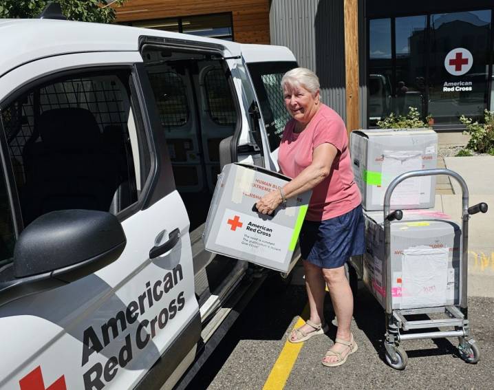 Bozeman woman not only donates lifesaving blood, she also delivers it ...