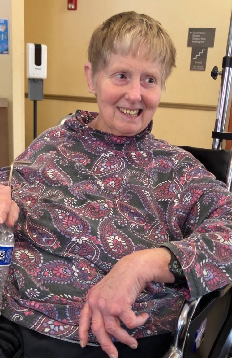 Red Cross Helps Dozens of Residents After a Large-Scale Apartment Fire