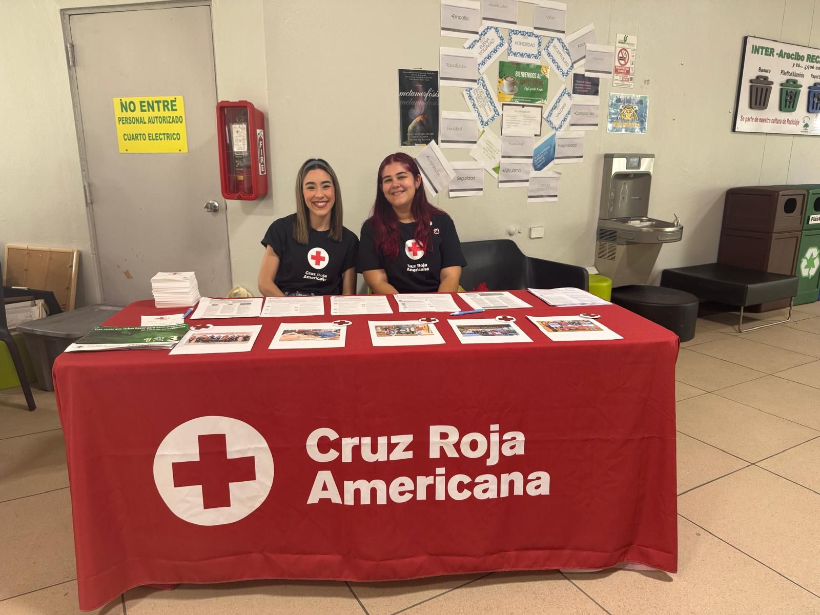 Cruzadas por el compromiso: Astrid y Carolyn encontraron una causa y amistad sincera | Cruz Roja ...