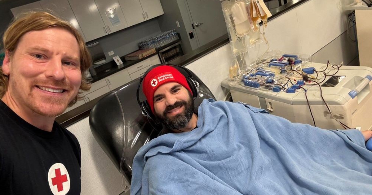 Friends Donating Blood and Helping Save Lives Together – Red Cross Blood