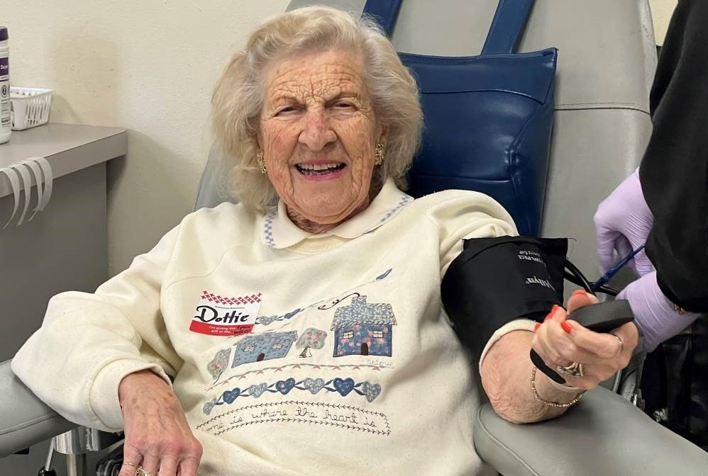 Never Too Old To Donate Blood Dottie Brown Donating At 101 Red Never Too Old To Donate Blood Dottie Brown Donating At 101 Red